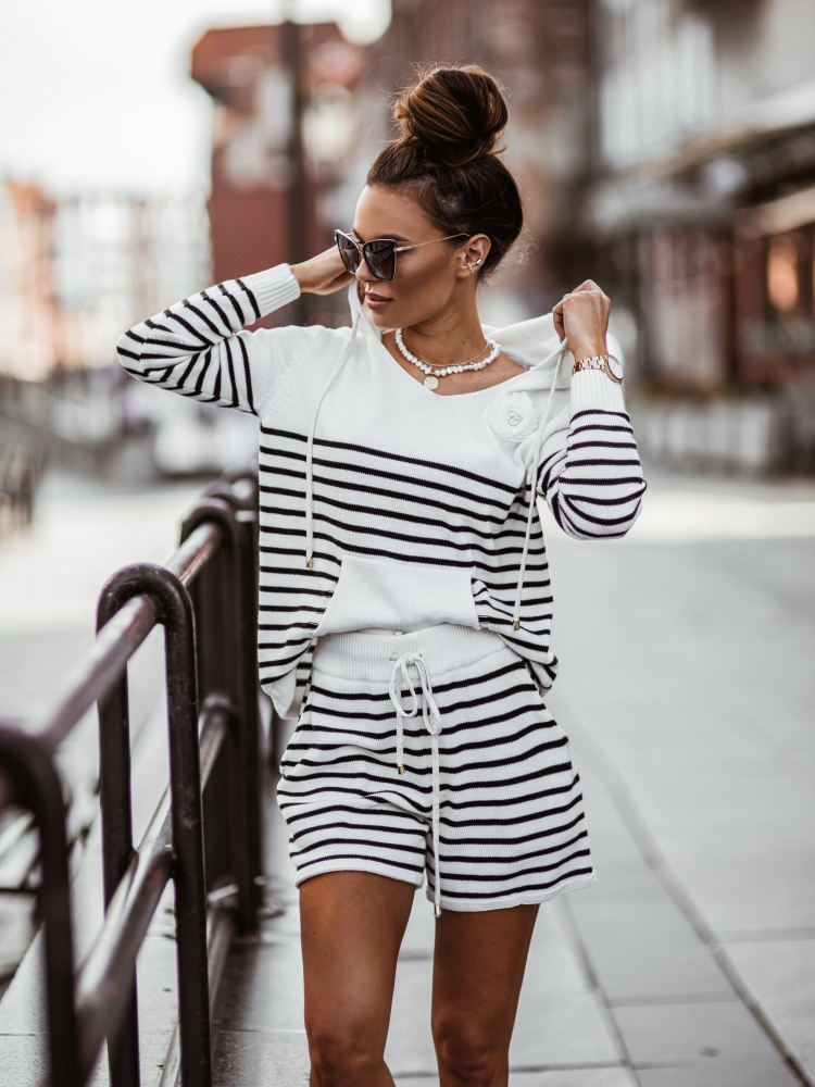 Sweter Gym Stripes Kremowy
